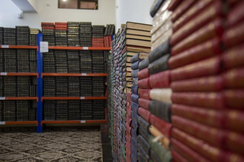 Al-Abbas Holy Shrine finishes cataloging books of one of Karbala’s oldest religious libraries
