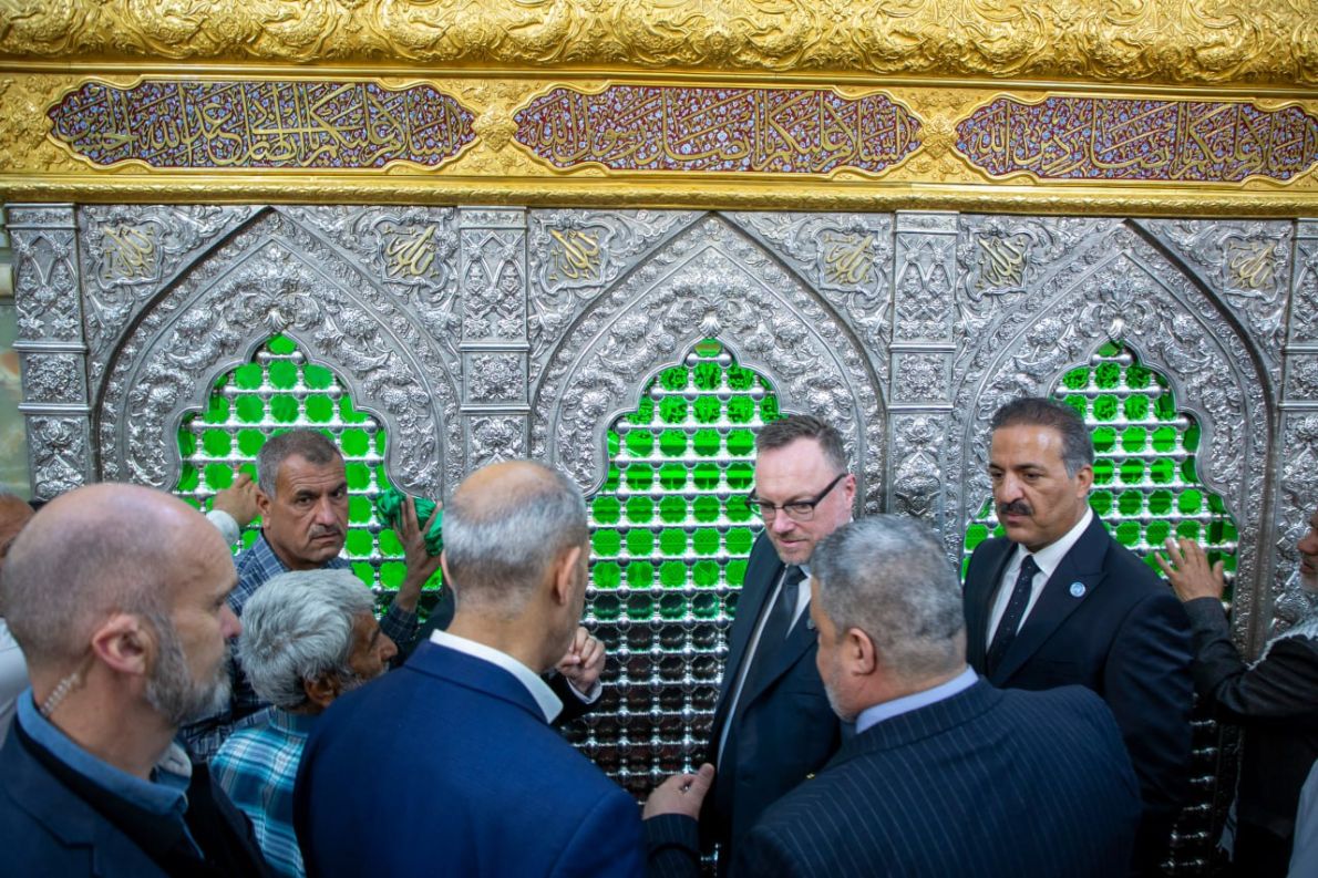 Une délégation de l’ONU visite le Sanctuaire de l’Imam Hussein (as)